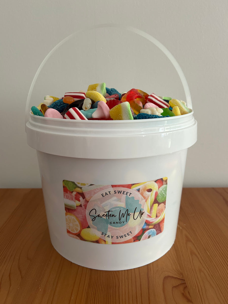A little bit of EVERYTHING Lolly BUCKET – Sweeten Me Up Candy